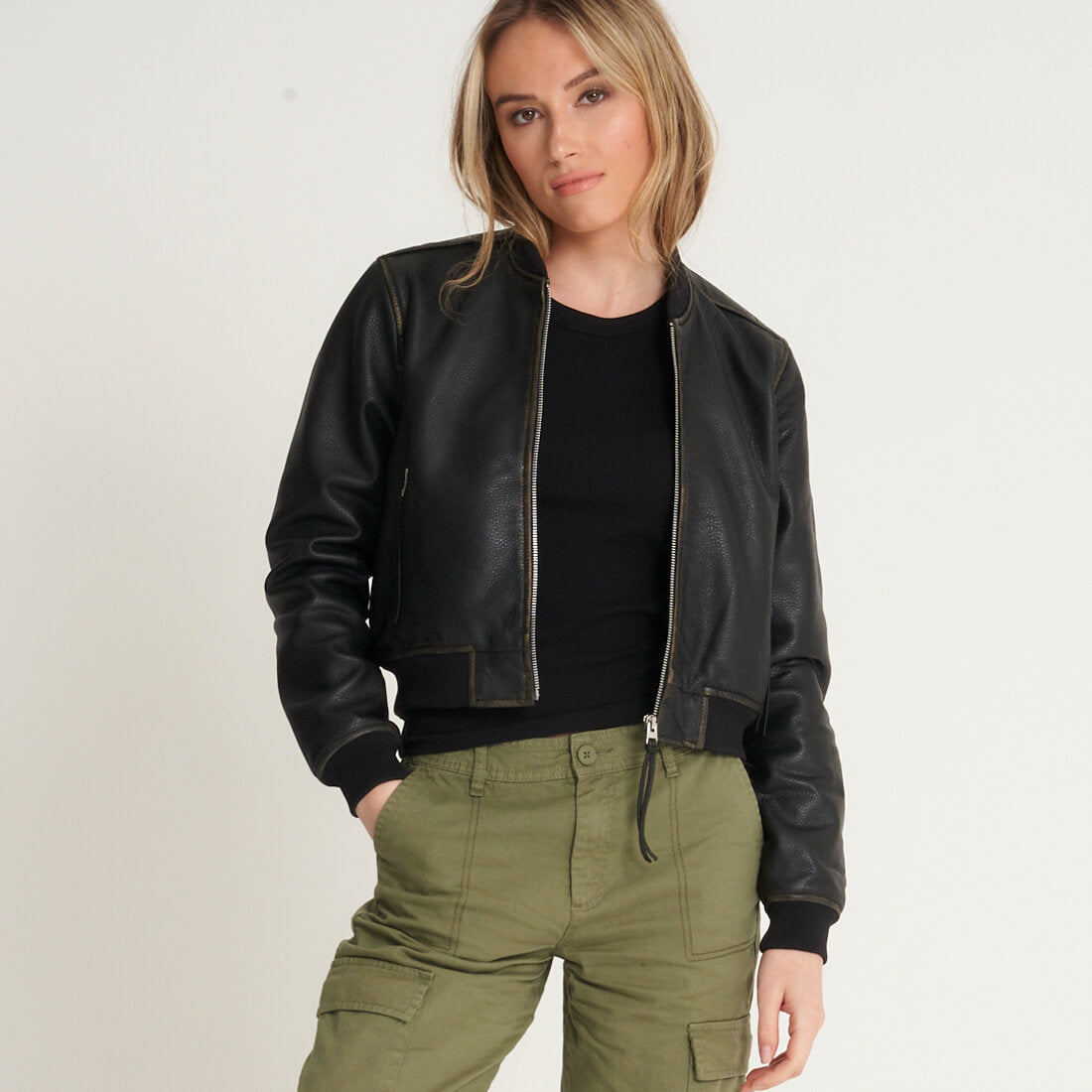 Professional bomber jacket styles : Stylish office outfits